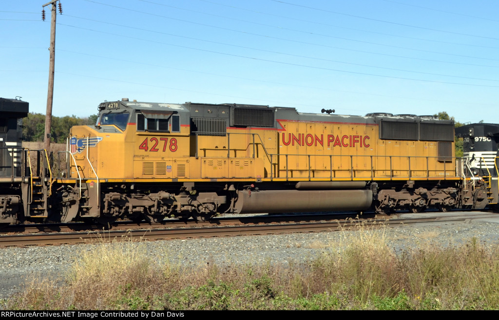UP SD70M 4278 in the middle slot on 65J